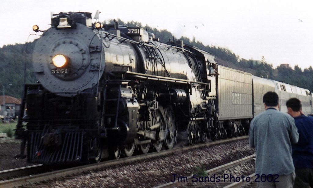 ATSF 3751 7:30 at night 2002